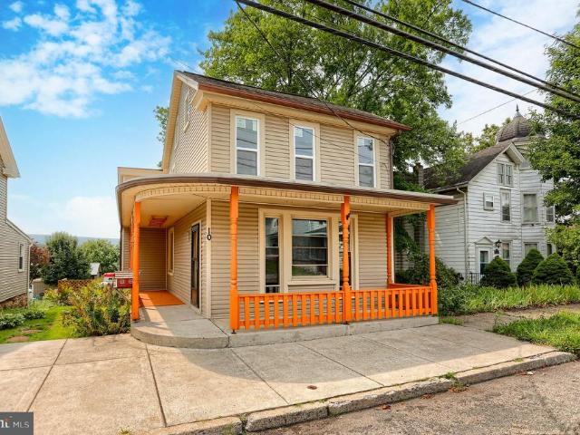 10 E Grand Avenue