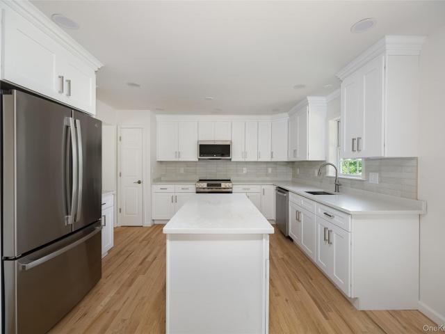 10 E Halstead Road