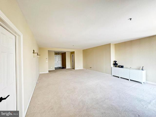 10 E Lee Street # 1208