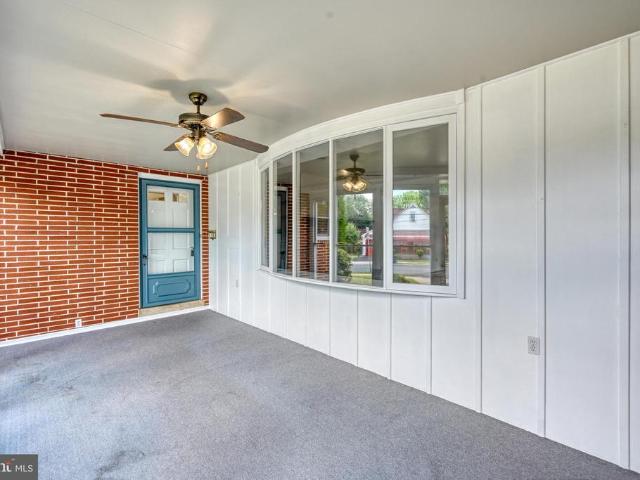 10 E Lincoln Avenue