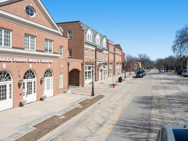 10 E Scranton Avenue