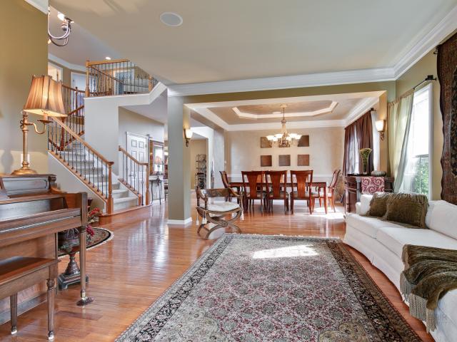 10 Eagle Ridge Drive