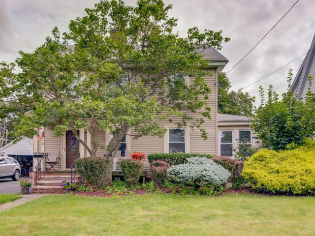 10 East Boulevard