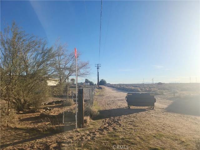 10 Edie, Hinkley, CA 92347 | MLS #HD26039 | Compass