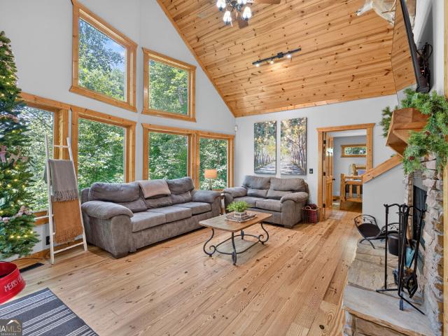 10 Esker Court