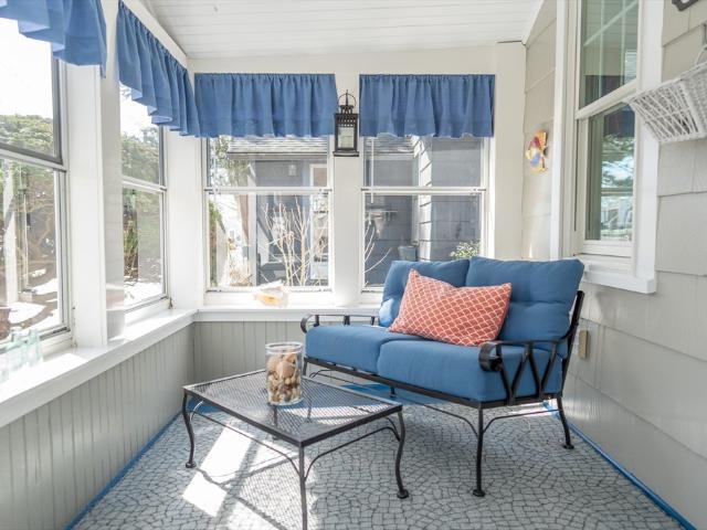10 Essex Pl