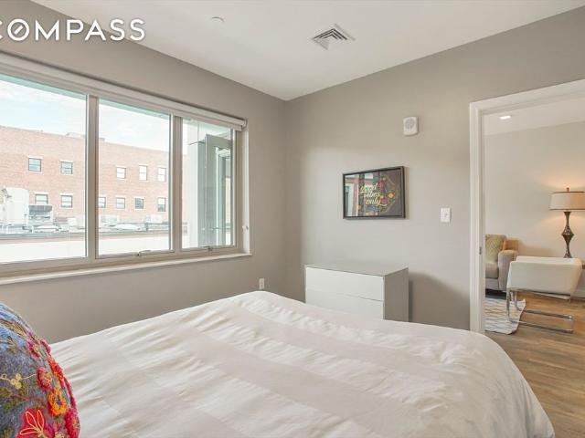 10 Essex St 307, Cambridge, MA