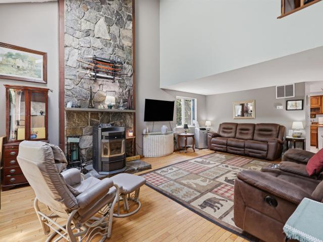 10 Evergreen Drive