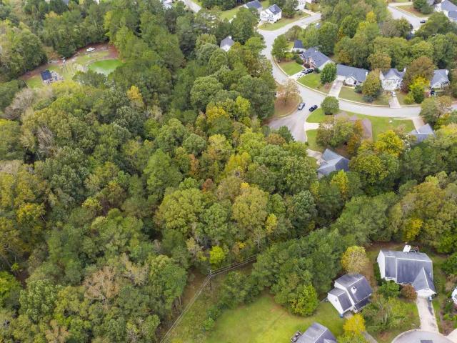 10 Fairlake Court