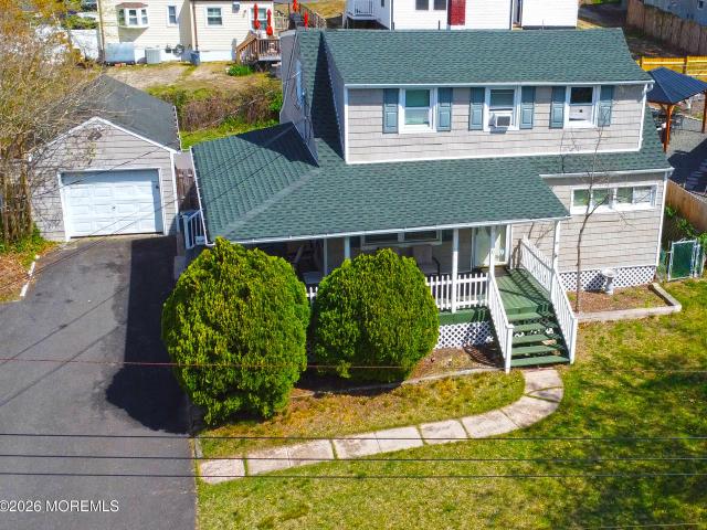 10 Fairway Drive