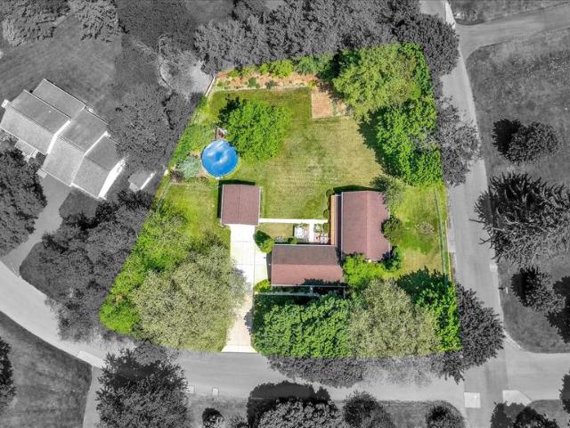 10 Field Stone Drive