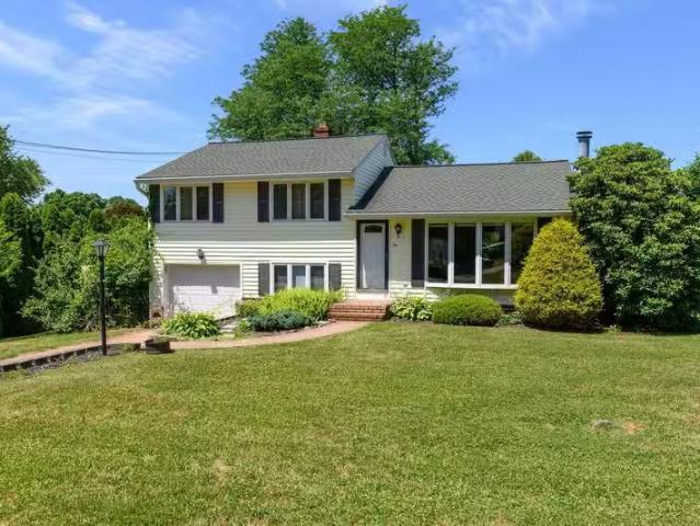 10 Fisco Drive, East Haven, CT 06513 652130047