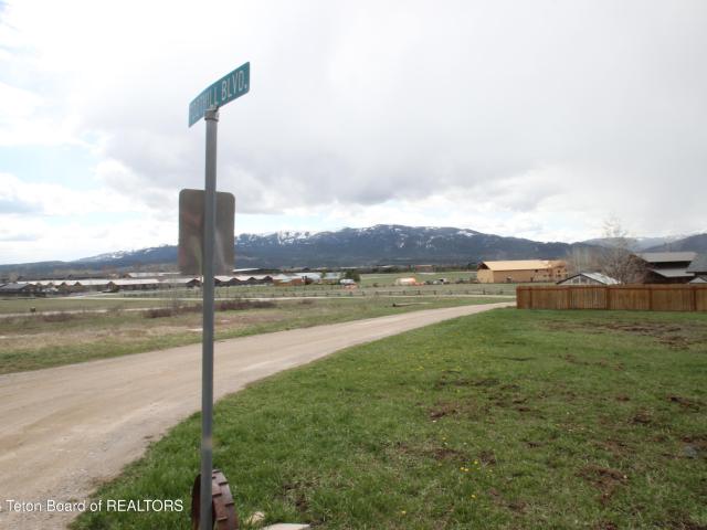 10 Foothill Blvd, Alpine, WY 83128 | MLS #26 147