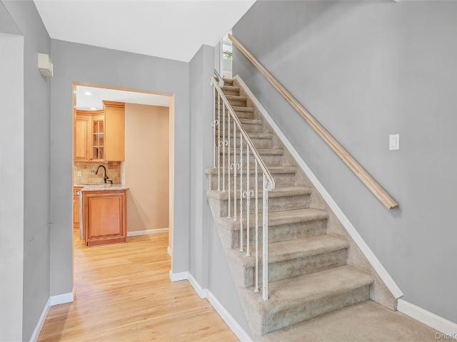 10 Foothill Lane