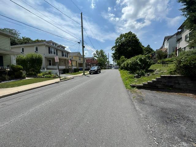 10 Forest Avenue