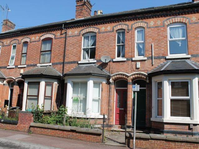 10 Forest Grove, Nottingham, NG1 4HS 4 bed house to rent £2,253 pcm £520 pw