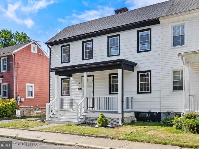 10 Front Street