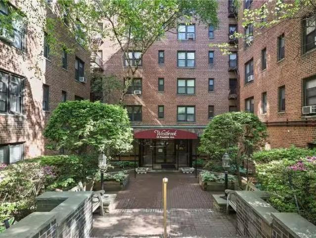 10 Franklin Avenue, Unit 2B, White Plains, NY 10601