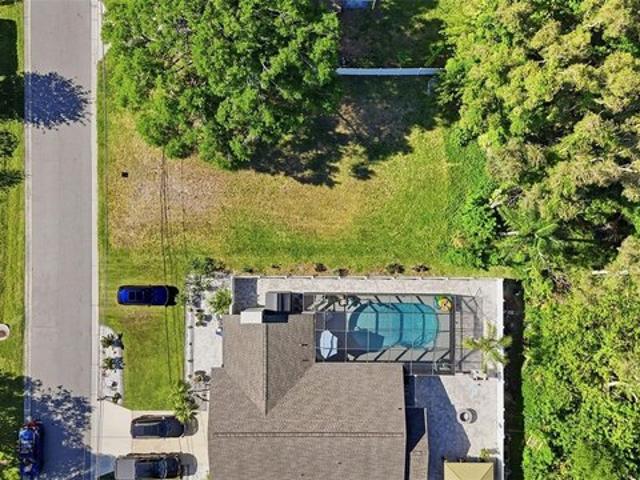 10 Freshwater Dr, Palm Harbor, FL 34684