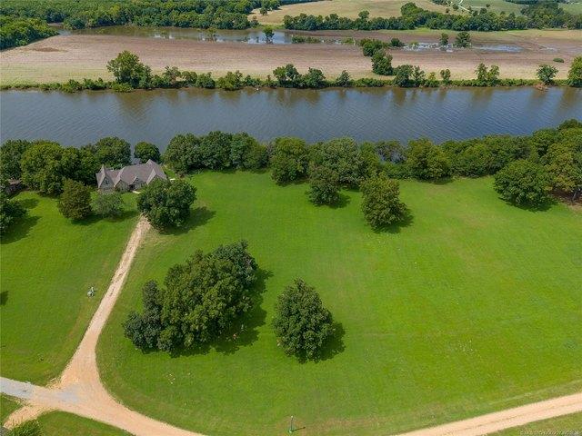 10 Galloway Bay, Strang, OK 74367