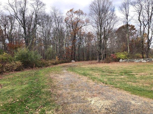 10 Gate Post Ln, Litchfield, CT 06750