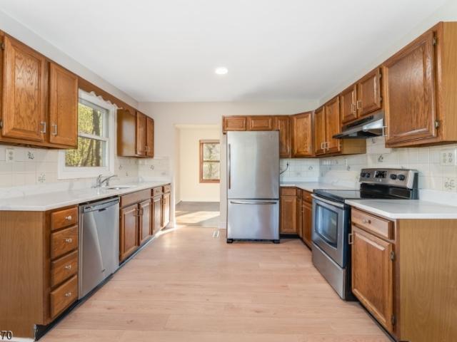 10 Glenn Ave