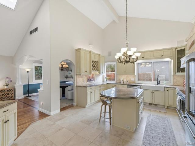 10 Glenridge Drive
