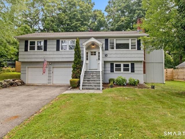 10 Grumman Ave, Norwalk, CT 06851