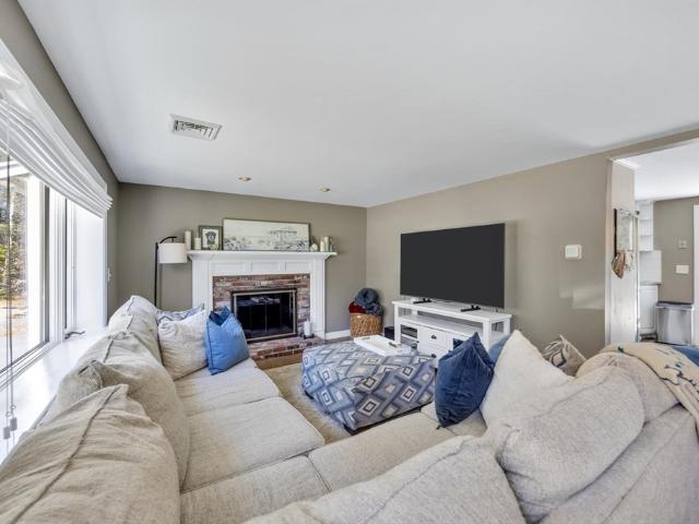 10 Guild Rd