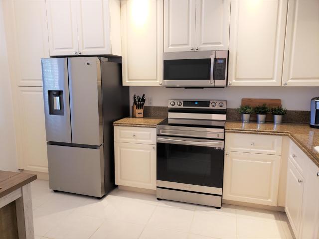 10 Harbour Isle Dr E, Unit 204, Fort Pierce, FL 34949 | MLS #R11084 | Compass