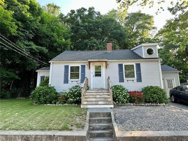10 Harris Ave, Johnston, RI 02919