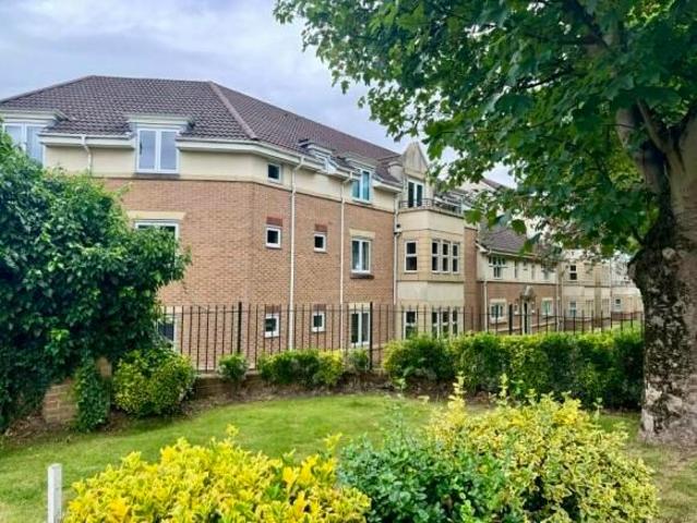 10 Hatherlow Court, Westhoughton, Bolton BL5, 2 bed flat to rent, £900 pcm | PrimeLocation