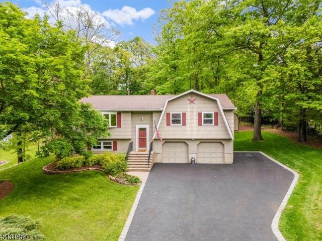 10 Hemlock Pl
