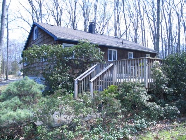 10 Hendrickson Dr