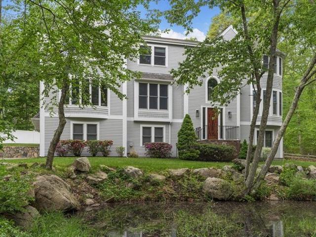 10 Heritage Ln, Cohasset, MA 02025