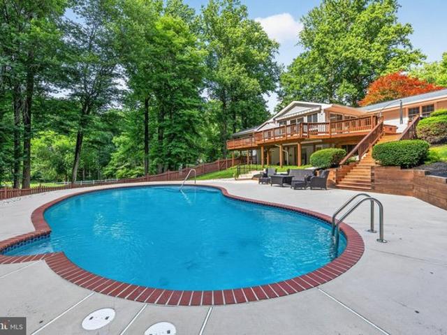 10 Hickory Hill Rd, Cockeysville, MD 21030