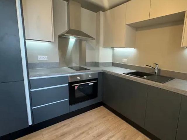 10 High Street, West Bromwich, B70 6JX, United Kingdom | 3 bed apartment for rent #166487637 | Rentberry