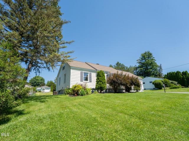 10 Highland Road