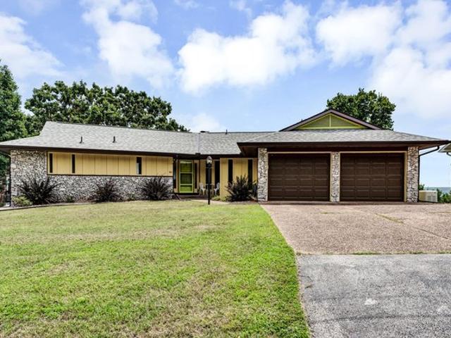 10 Hillcrest Dr, Kimberling City, MO 65686