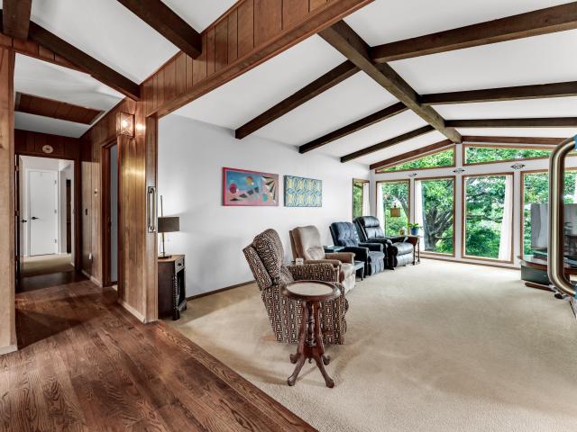 10 Hillcrest Drive