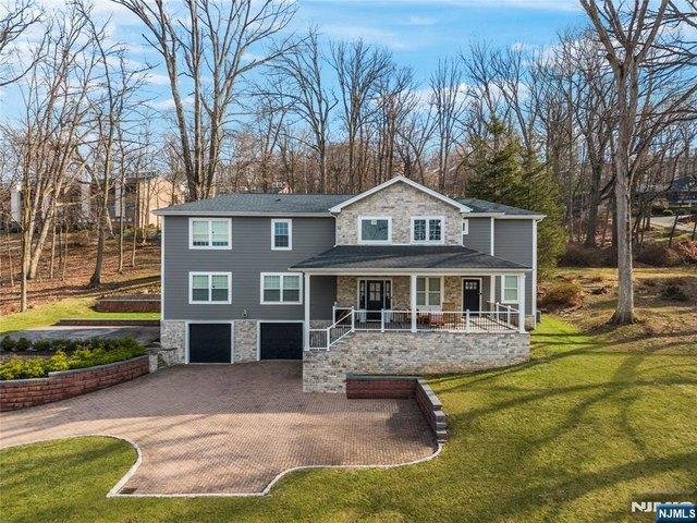 10 Hillside Ave, North Caldwell, NJ 07006