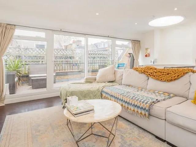 10 Hippodrome Mews, London, W11 4NN, United Kingdom | 3 bed townhouse for rent #166053502 | Rentberry