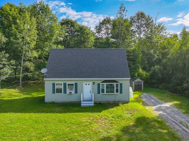 10 Homestead Ln, Harrison, ME 04040
