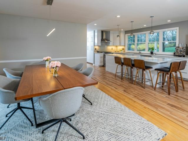 10 Hoagland Dr
