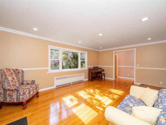 10 Horseshoe Road