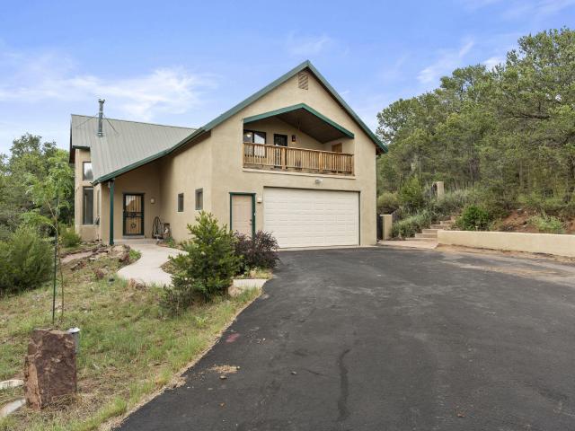 10 Howlin Wolf Trail