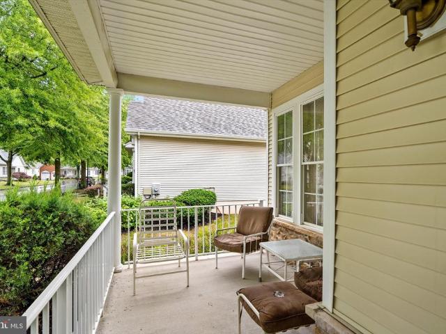 10 Hummingbird Drive