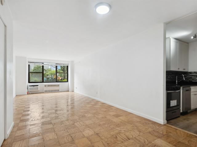 10 Huron Ave # 1E