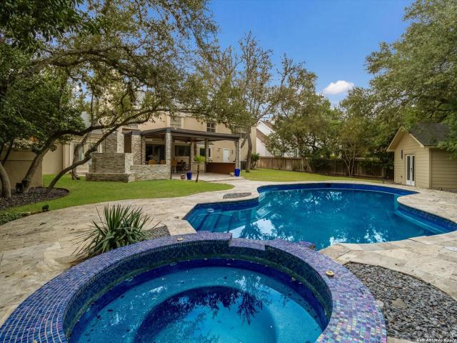 10 Inwood Canyon Dr, San Antonio, TX 78248 | MLS #1919 | Compass