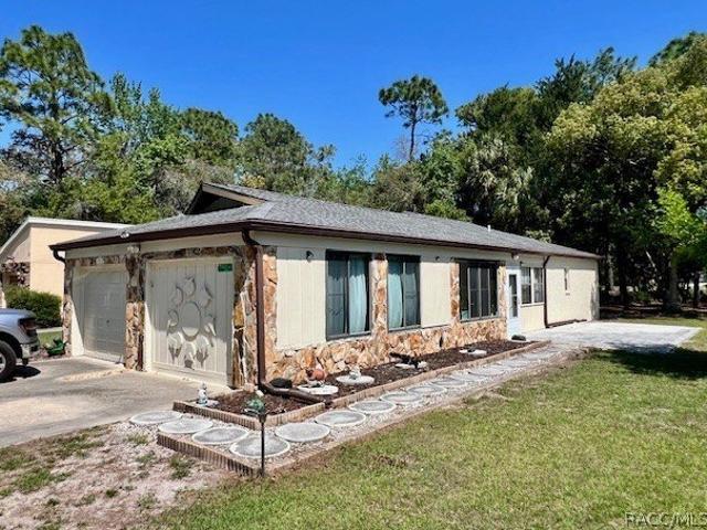 10 Jamaica St, Homosassa, FL 34446